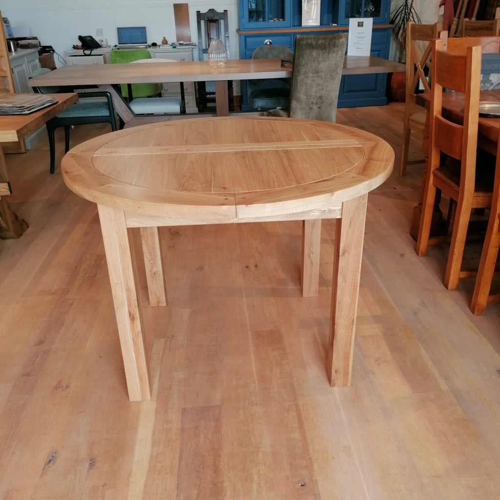 Avignon - Small Round Extending Dining Table