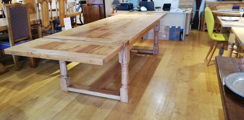 Sussex - Traditional Refectory Extending Oak Table